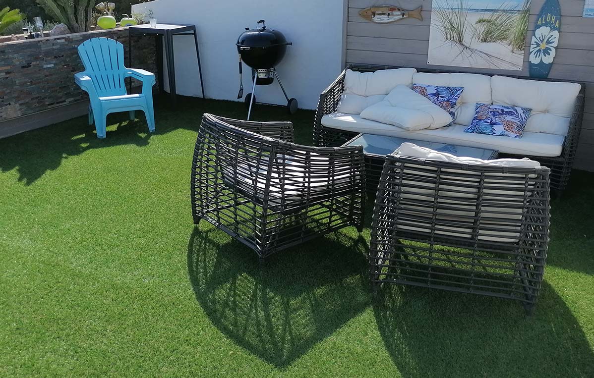 Gazon synthétique sur balcons : Sélection produit - étapes de pose